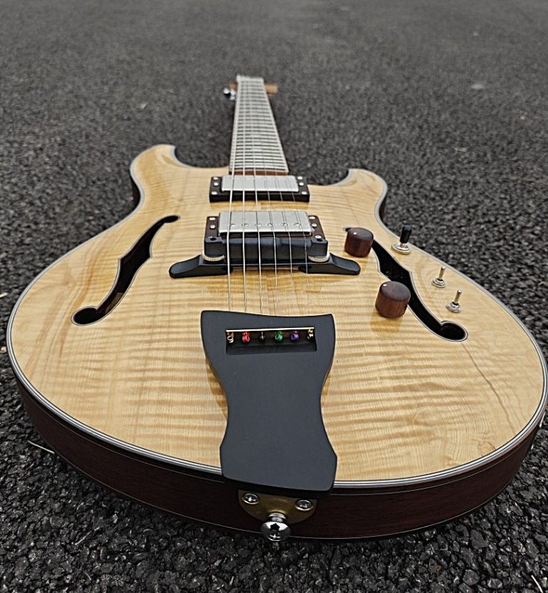 GH2 Maple/Walnut - Maxey Archtops